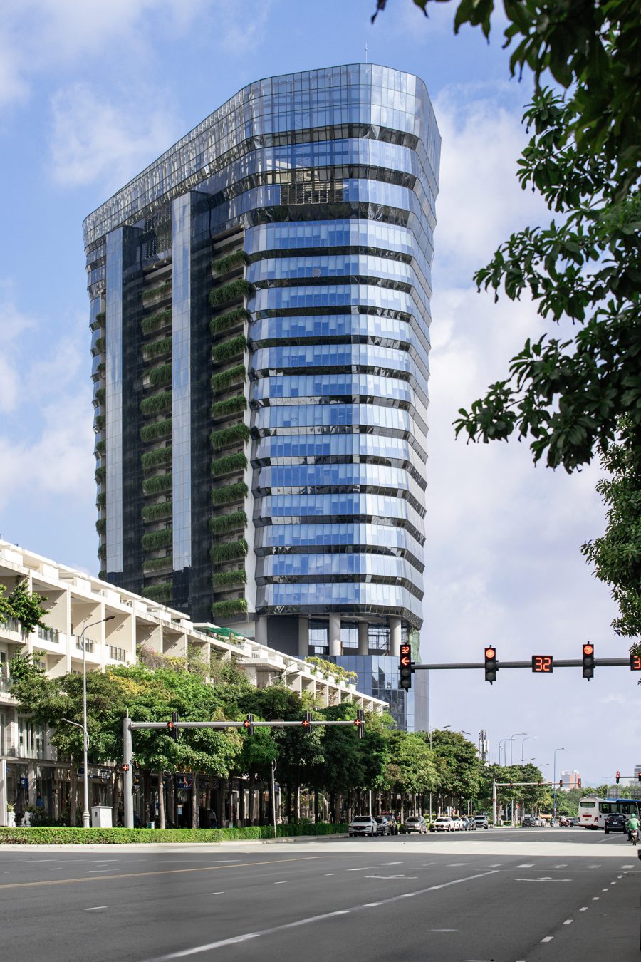 SOFIC Tower / Sdesign Việt Nam - Ashui Awards