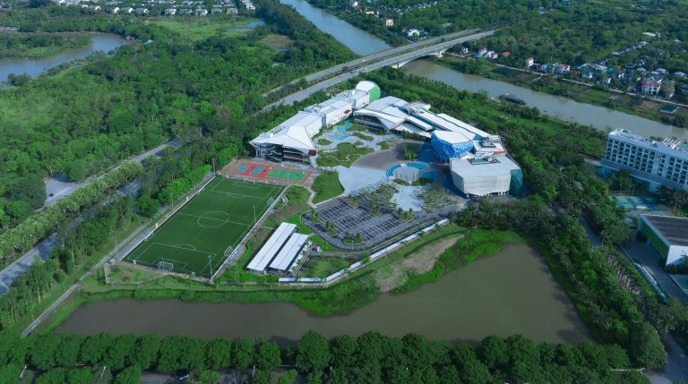 Trường Đại học Anh Quốc Việt Nam (BUV) – giai đoạn 2 / Chong Voon Vee ...