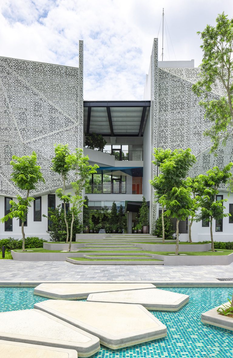 Trường Đại học Anh Quốc Việt Nam (BUV) – giai đoạn 2 / Chong Voon Vee ...