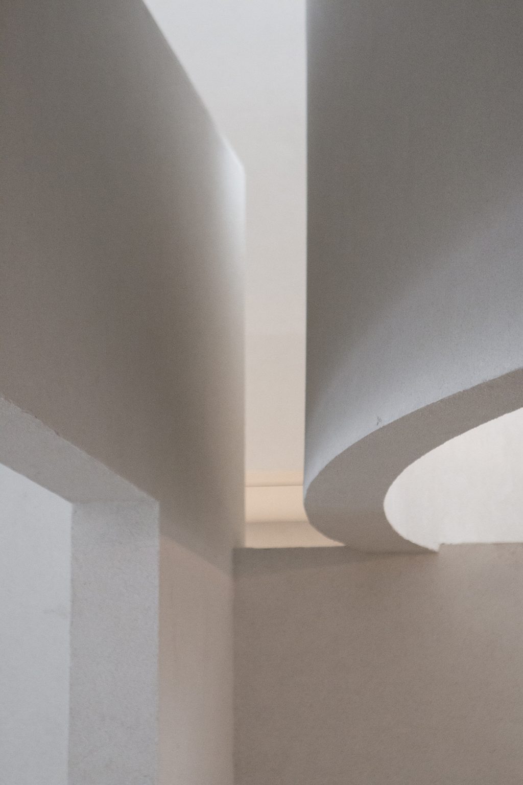 TAA gallery / thiết kế: TAA design - Ashui.com